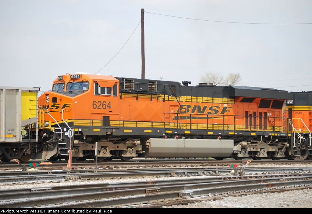 BNSF 6264